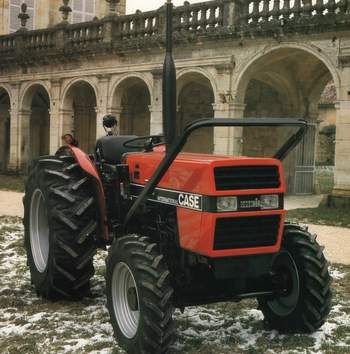 L es 833 Case IH